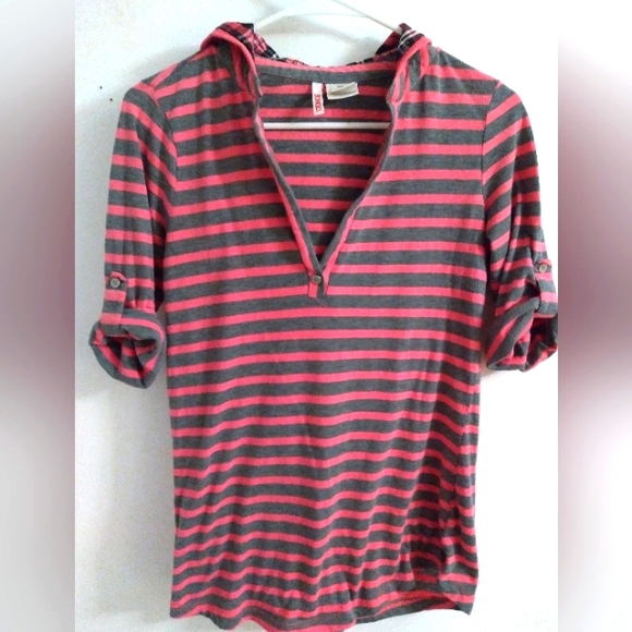 BONGO | Tops | Bongo Hooded Top | Poshmark